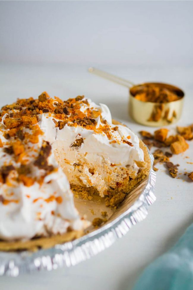 4-Ingredient Butterfinger Pie Recipe - Thirty Handmade Days