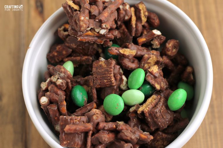 Mint Chocolate Snack Mix